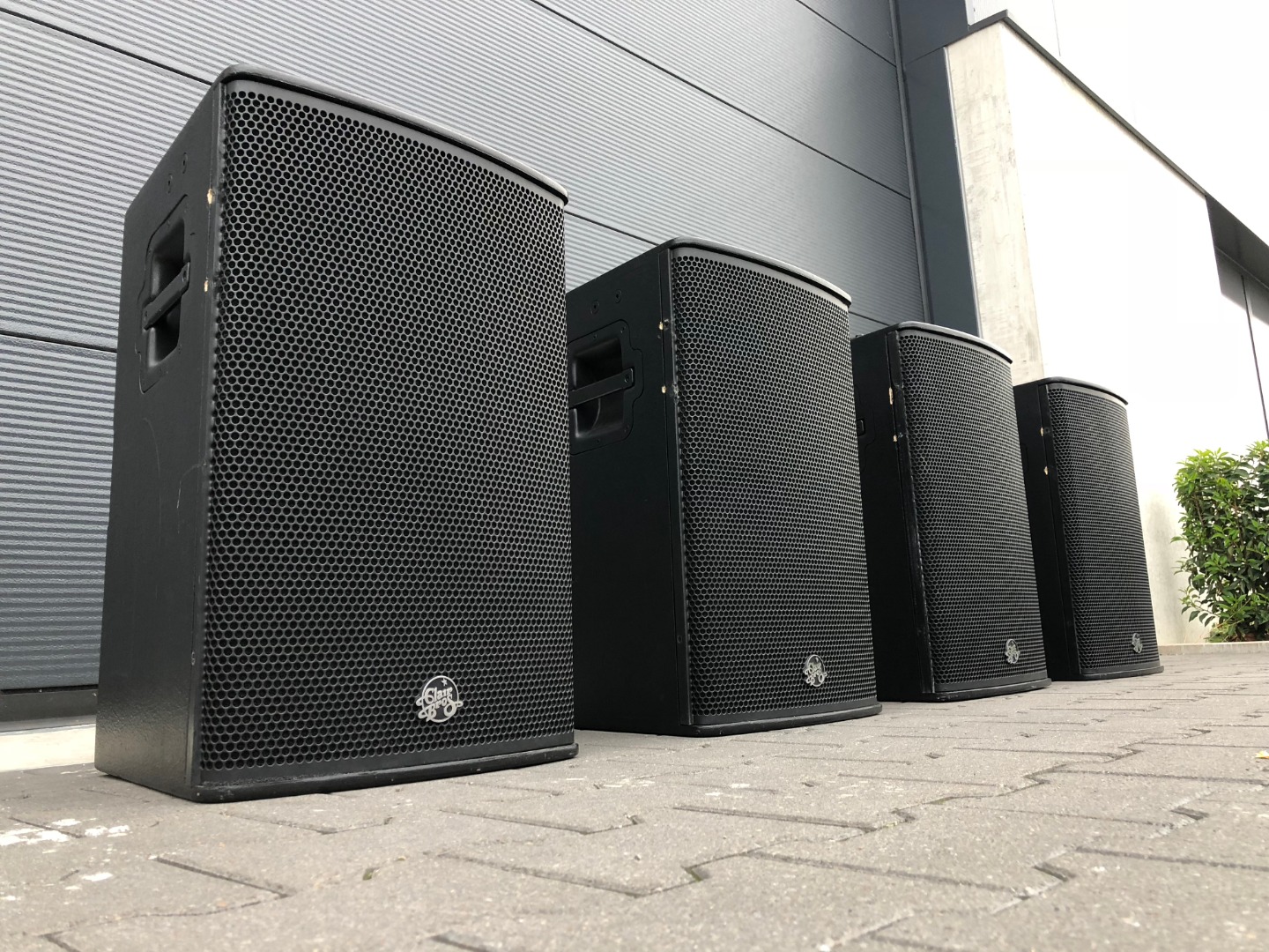 2x Clair Brothers R-2DP 12"/2" incl. flightcase (2x) | 1899 EUR ...