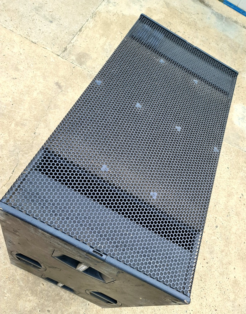 d&b B22 sub | 2900 EUR - Gebrauchte-Veranstaltungstechnik.de - Der ...