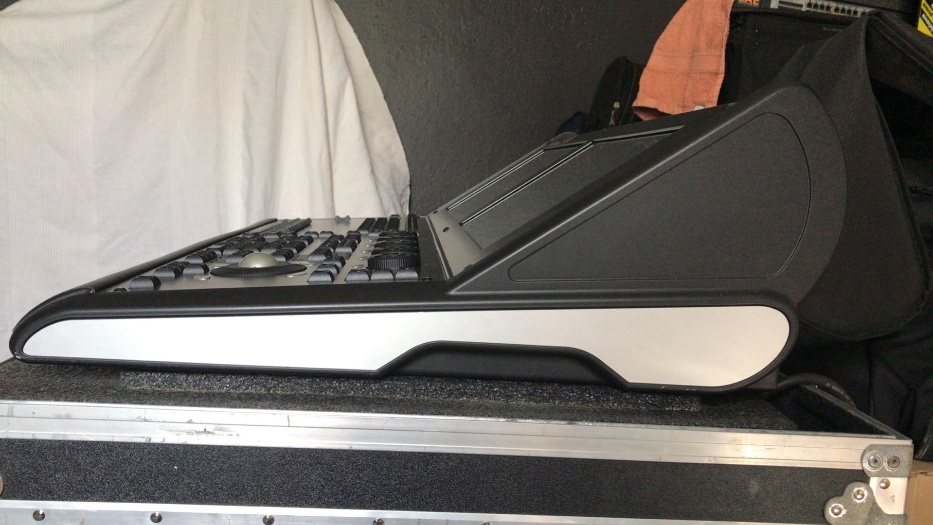 HES High End Systems Hog 4 Full Boar | 8900 EUR - Gebrauchte ...