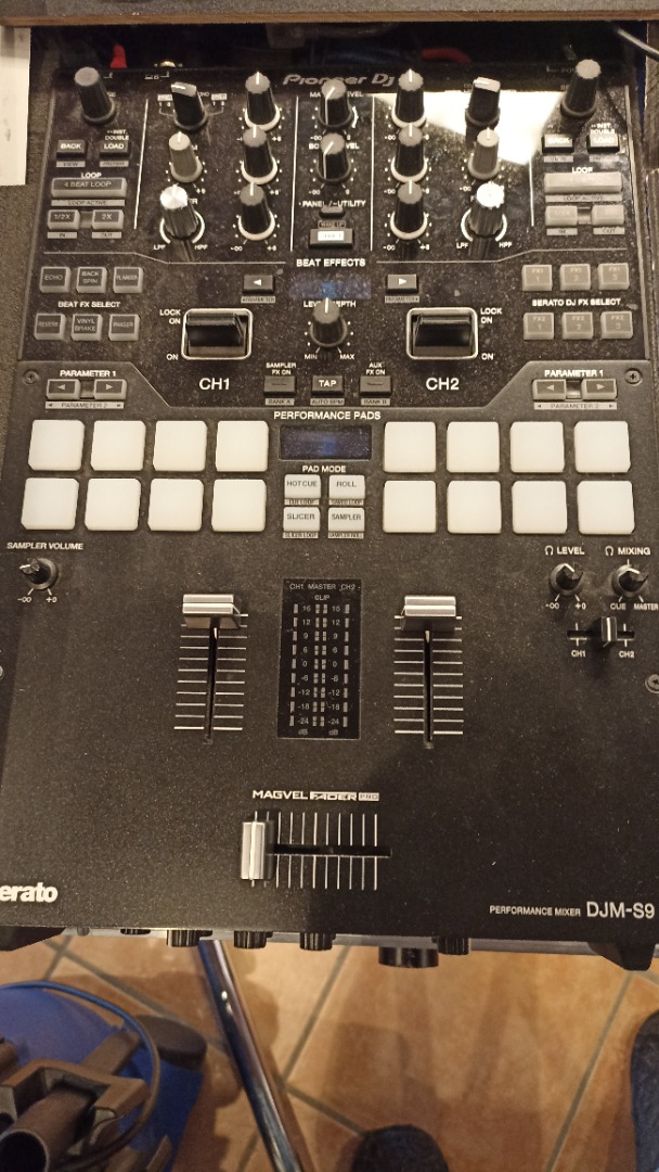 Pioneer DJM-S9 (nur der Mixer mit Originalkarton, das Case passend für ...