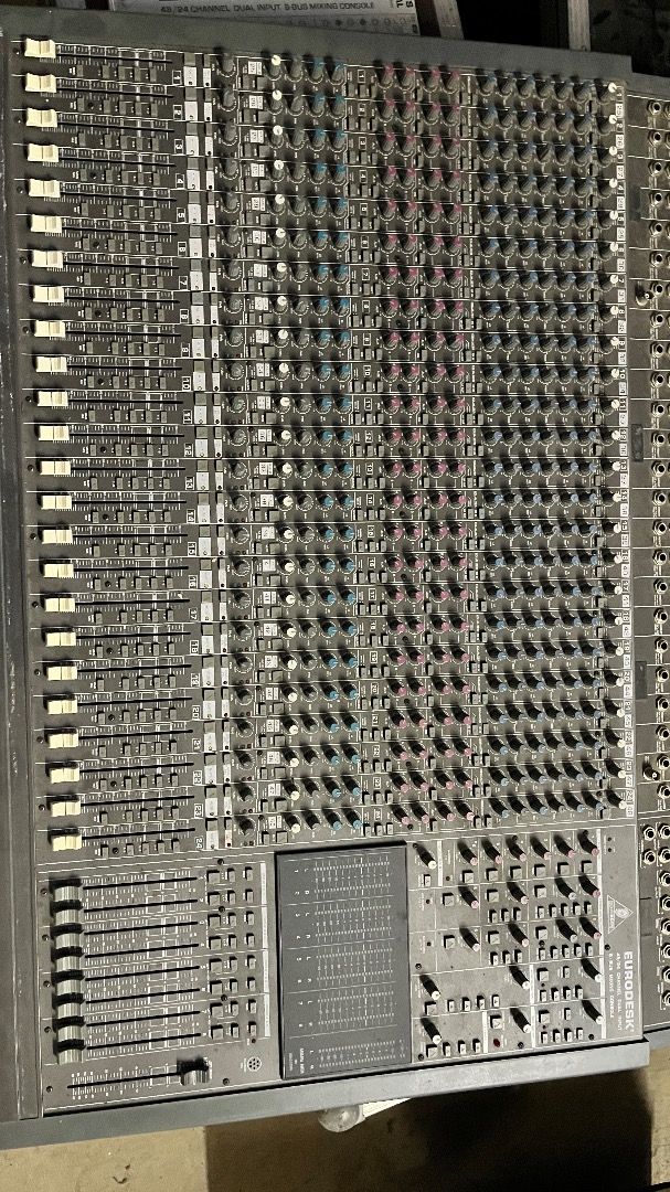 Behringer Eurodesk Mx 8000 | 250 EUR - Gebrauchte-Veranstaltungstechnik ...