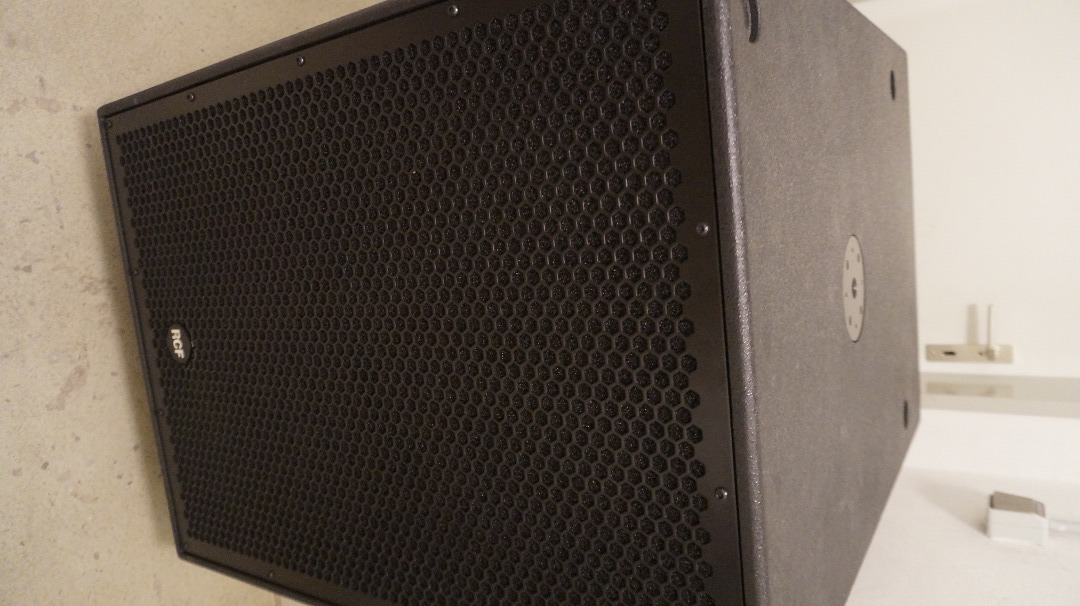 RCF 8005 Subwoofer | 1800 EUR - Gebrauchte-Veranstaltungstechnik.de ...