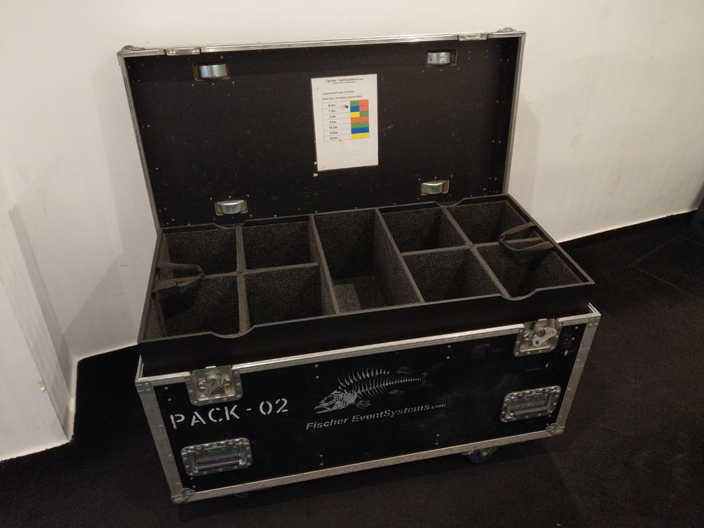 Casetec Transflex 120 Case inkl. Einsätze für 16x TourLED 42 | 300 EUR ...