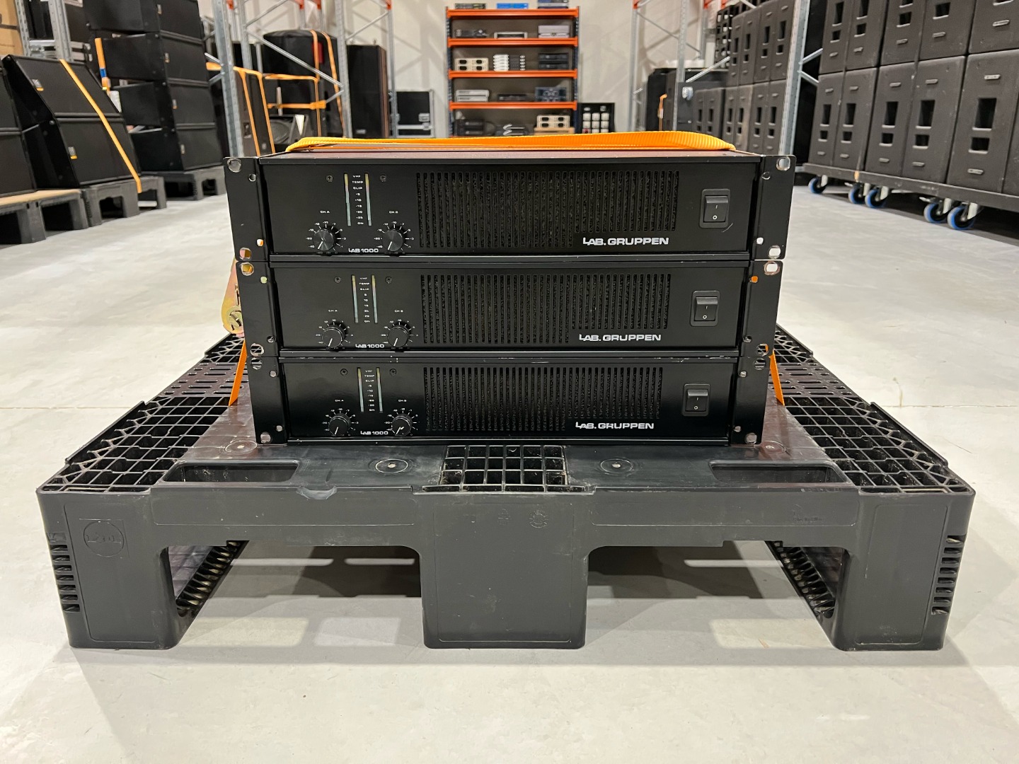 Lab.Gruppen LAB1000 2x550W/4Ohm (2x) | 349 EUR - Gebrauchte ...