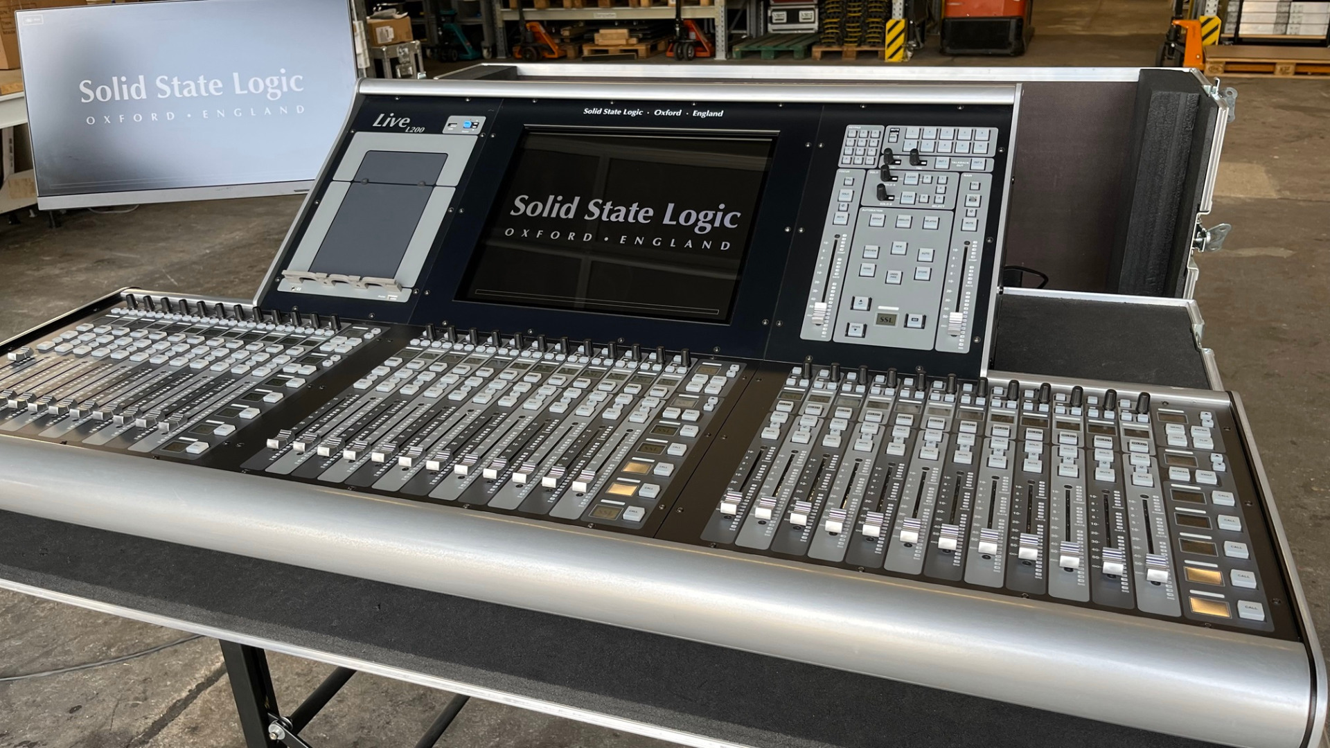 SSL Live L200 PLUS | 35000 EUR - Gebrauchte-Veranstaltungstechnik.de ...