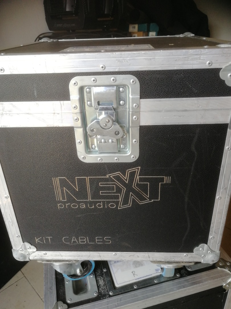 Next Pro Audio LA212x LAs418 | 52000 EUR - Gebrauchte ...