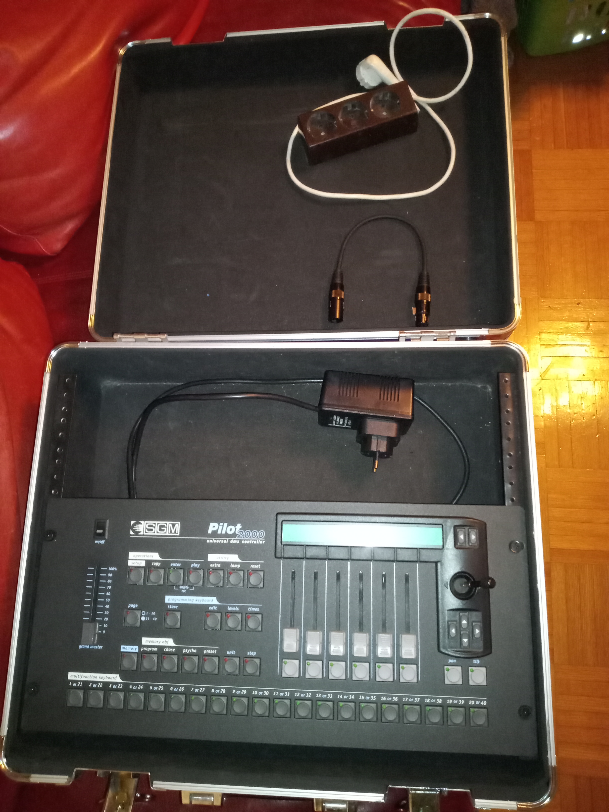 SGM Pilot 2000 | 330 EUR - Gebrauchte-Veranstaltungstechnik.de - Der ...