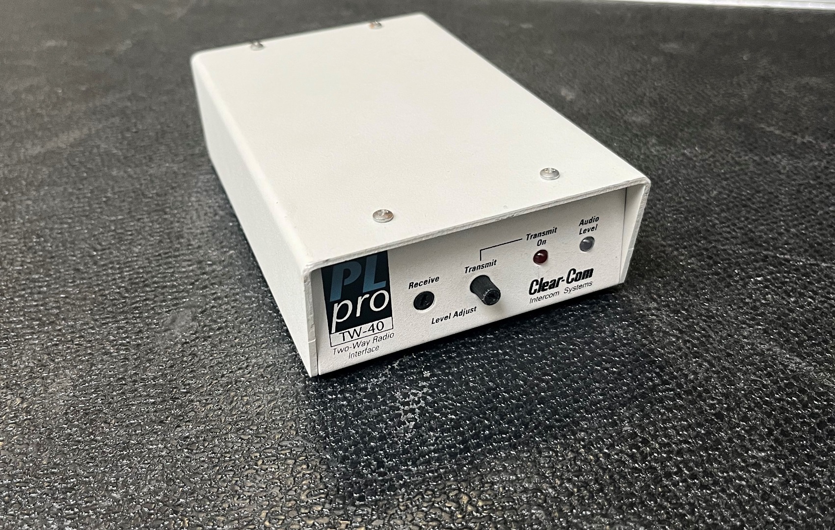 CLEAR-COM TW-40 Two-Way Radio Interface | 30 EUR - Gebrauchte ...