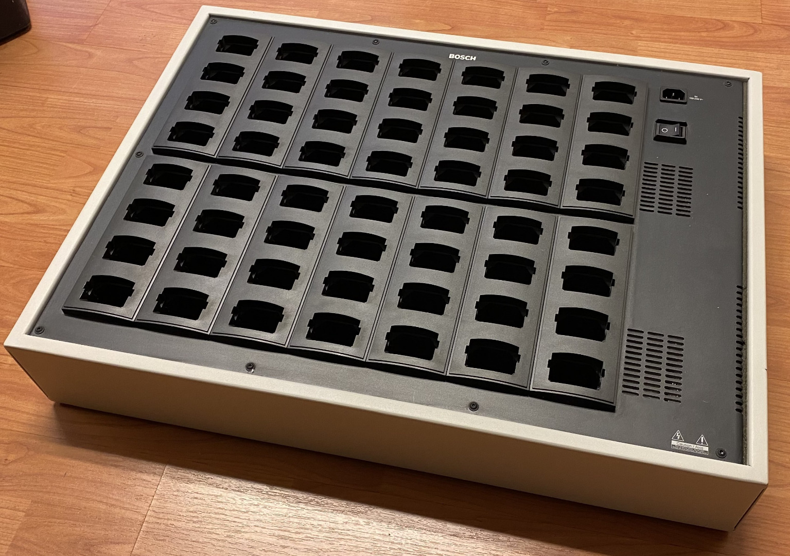 Bosch Integrus charger for IR receivers LBB 4560/50 | 400 EUR ...