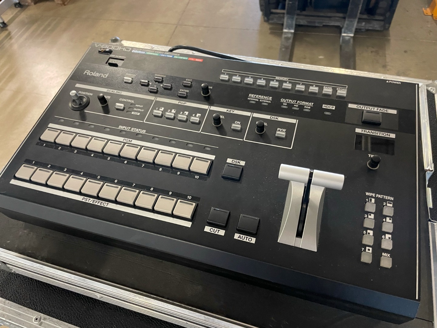Roland V800-HD inkl. Flightcase | 1500 EUR - Gebrauchte ...