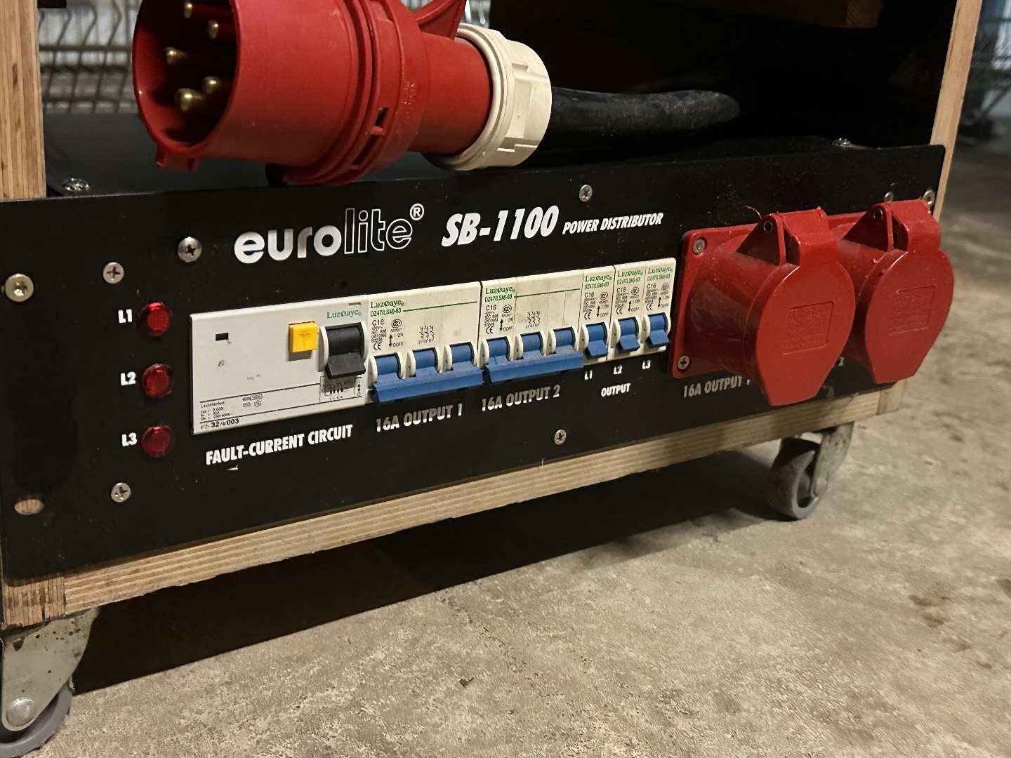 Eurolite SB 1100 Stromverteiler 19 Zoll 32A Event Rental | EUR ...