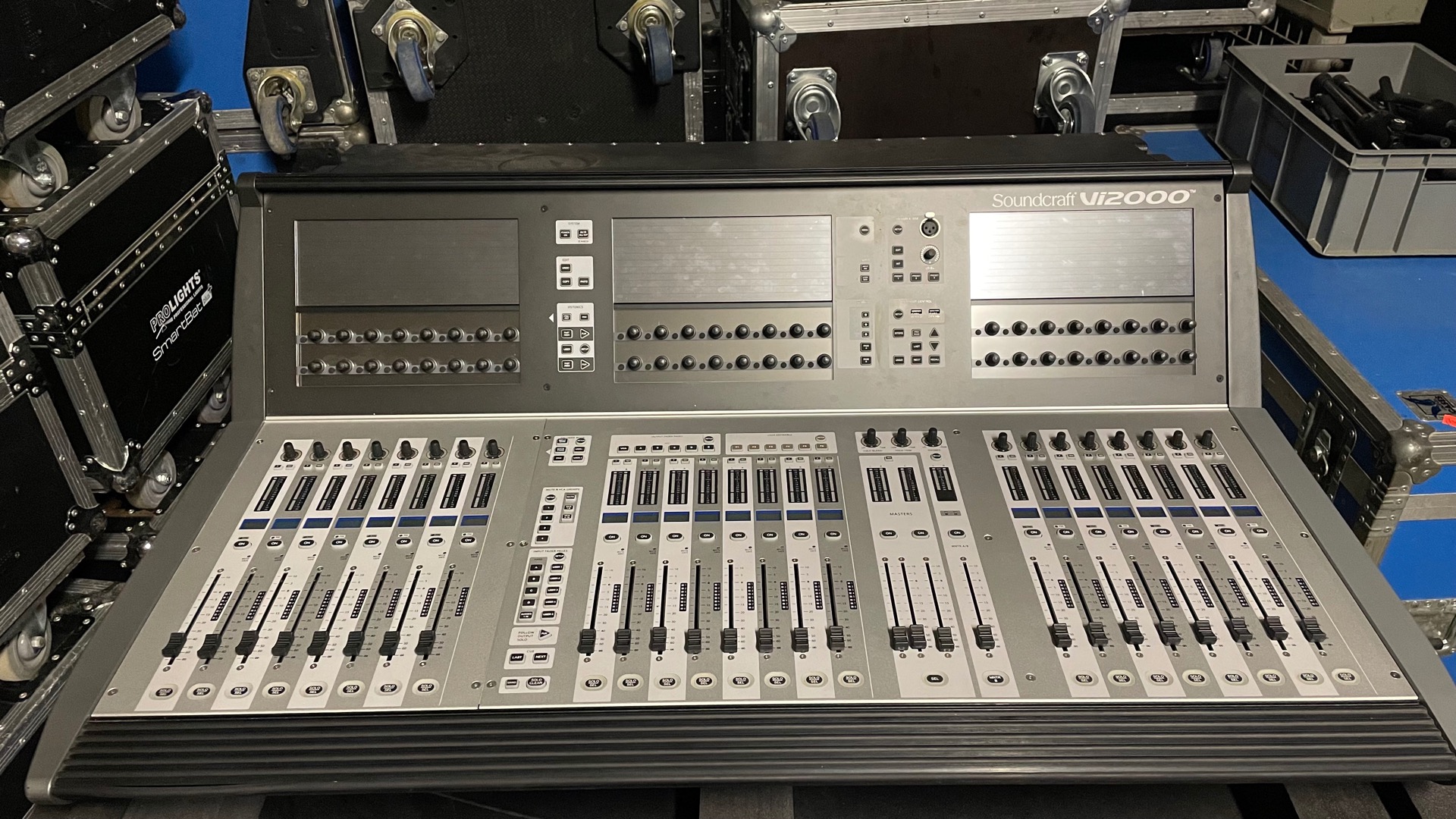Soundcraft Vi2000 + CSB16 Package | 13490 EUR - Gebrauchte ...