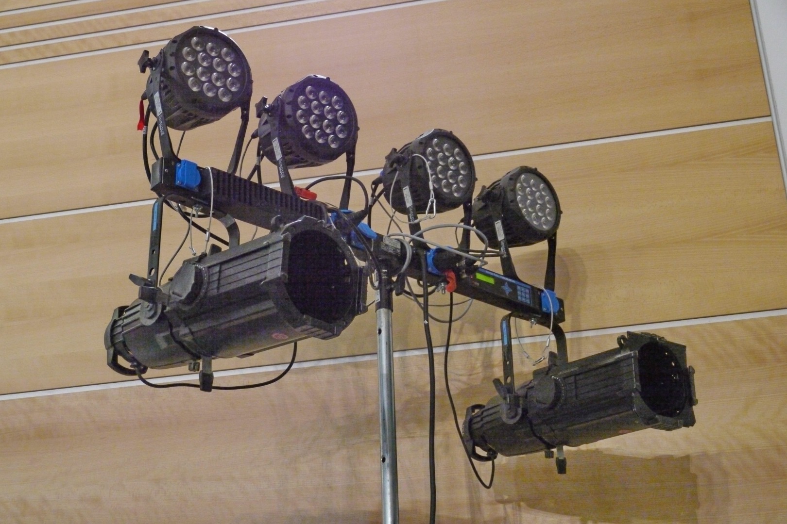 ETC Smartbar IES 4 Ch 4x1500w TOP ! | 240 EUR - Gebrauchte ...