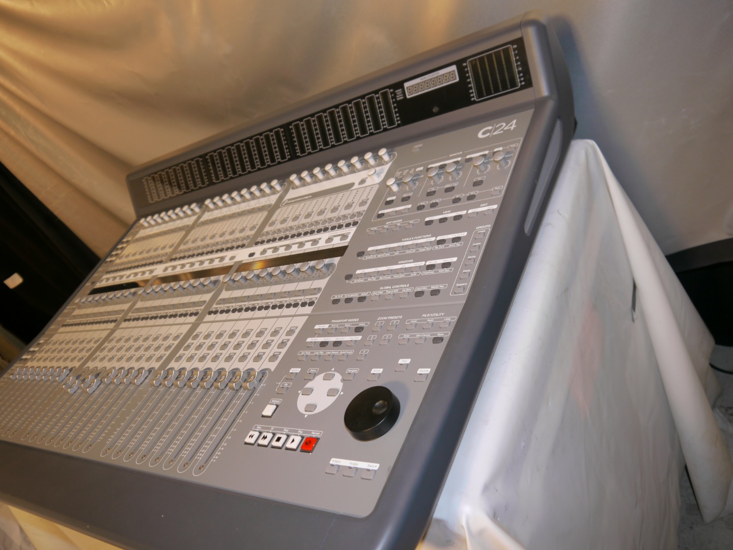 Digidesign AVID C24 Pro Tools Pult Konsole Mischpult DAW Controller ...