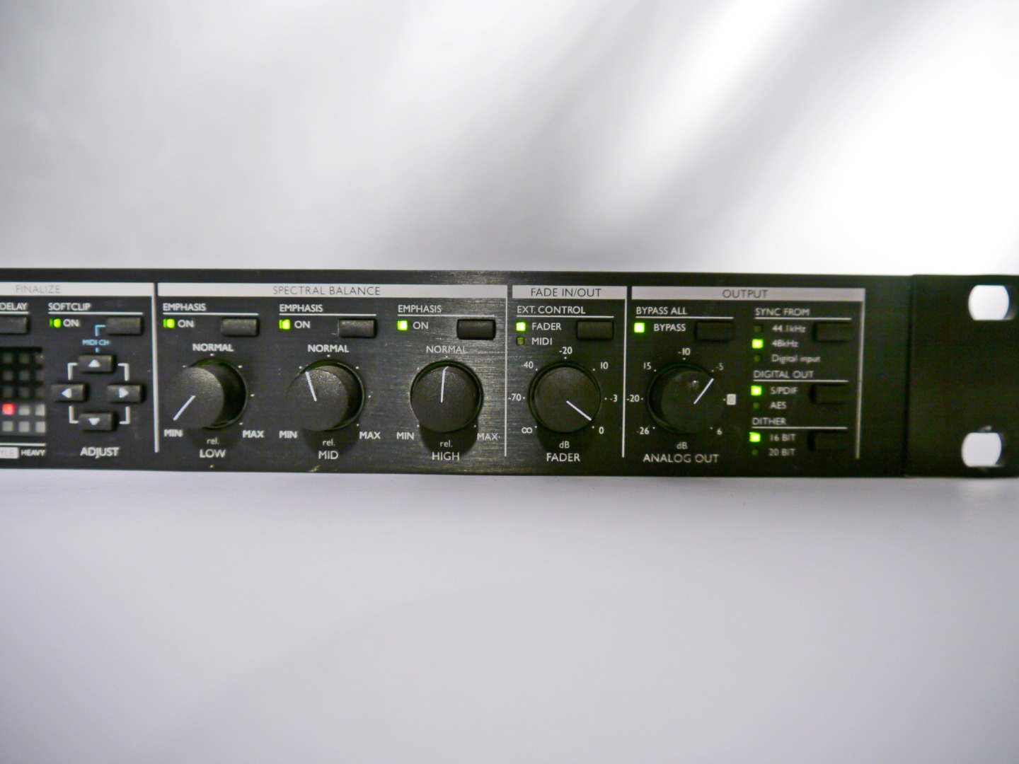 TC Finalizer Express Studio Mastering Processor Analog Digital I/O ...