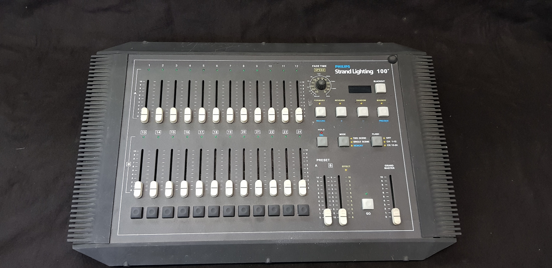 Philips STRAND LIGHTING 100+ | 50 EUR - Gebrauchte ...