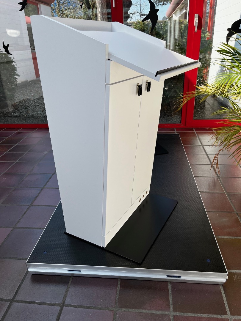 .. Rednerpult in weiß | 650,00 EUR - Gebrauchte-Veranstaltungstechnik ...
