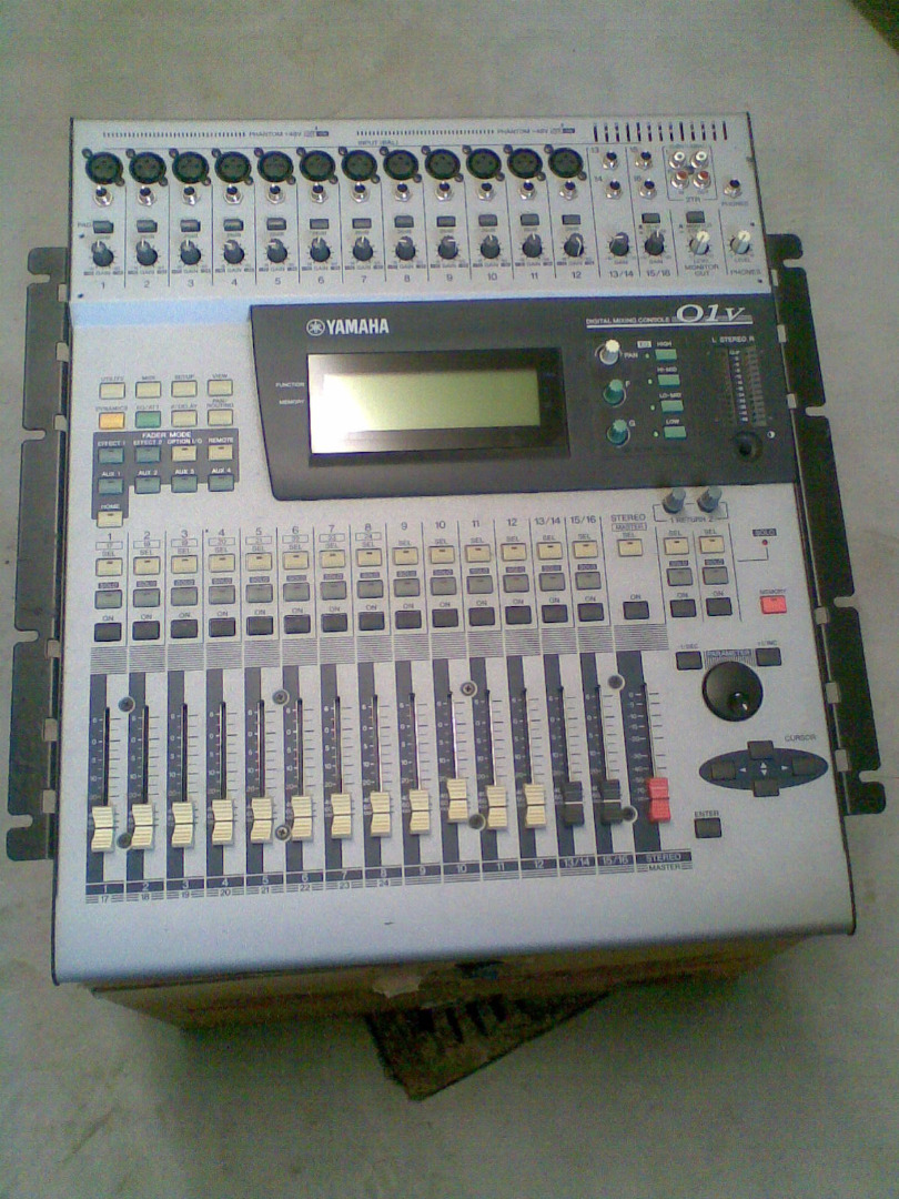 Yamaha 01 Digitalmischpult | 299,00 EUR - Gebrauchte ...