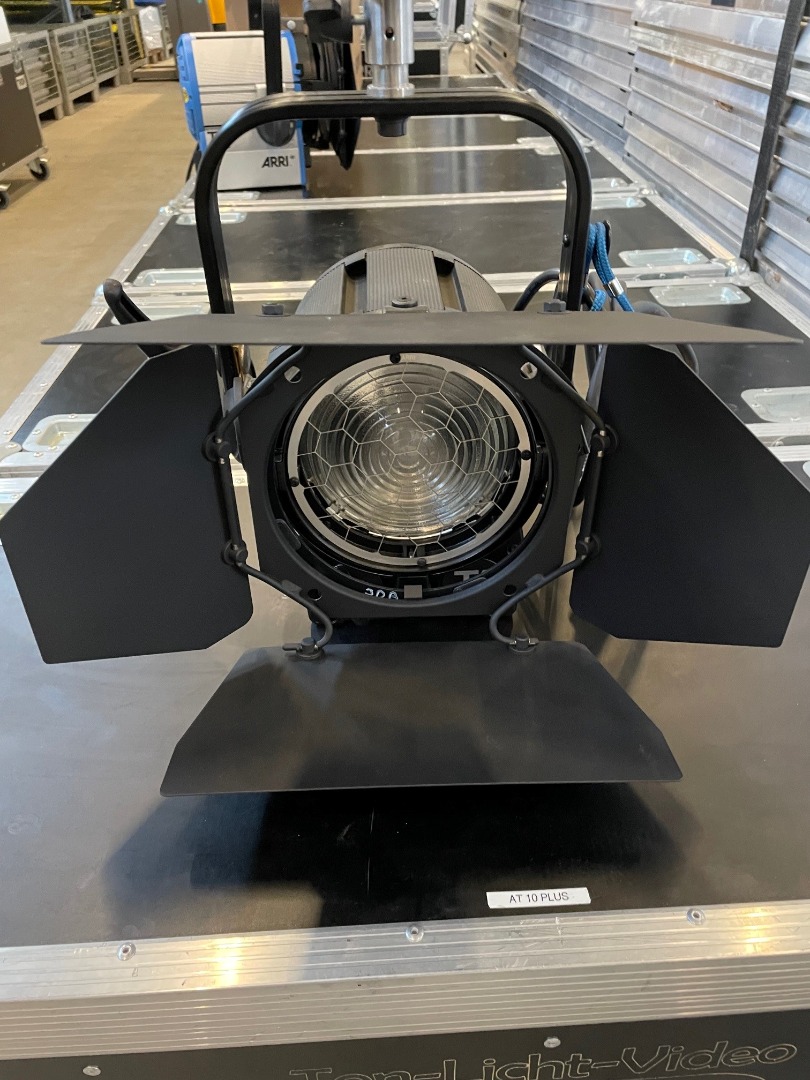 ARRI True Blue T1 1000Watt Man bk | 350 EUR - Gebrauchte ...
