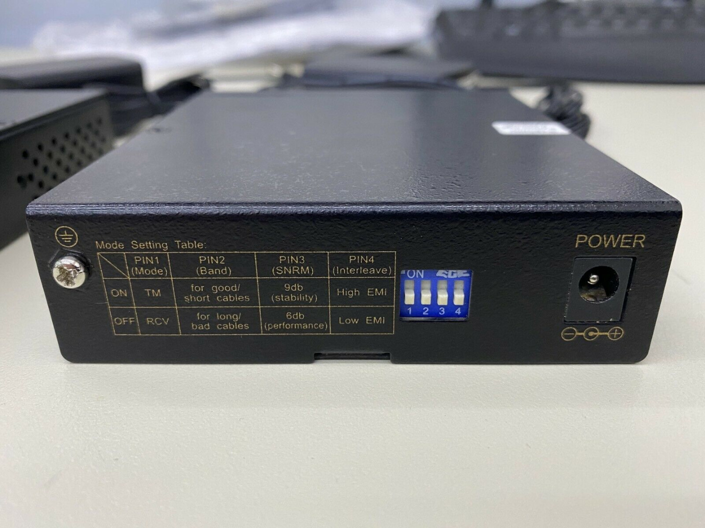 Black Box MEG101AE-R4 VDSL2 Mini Modem/Ethernet Extender | 100 EUR ...