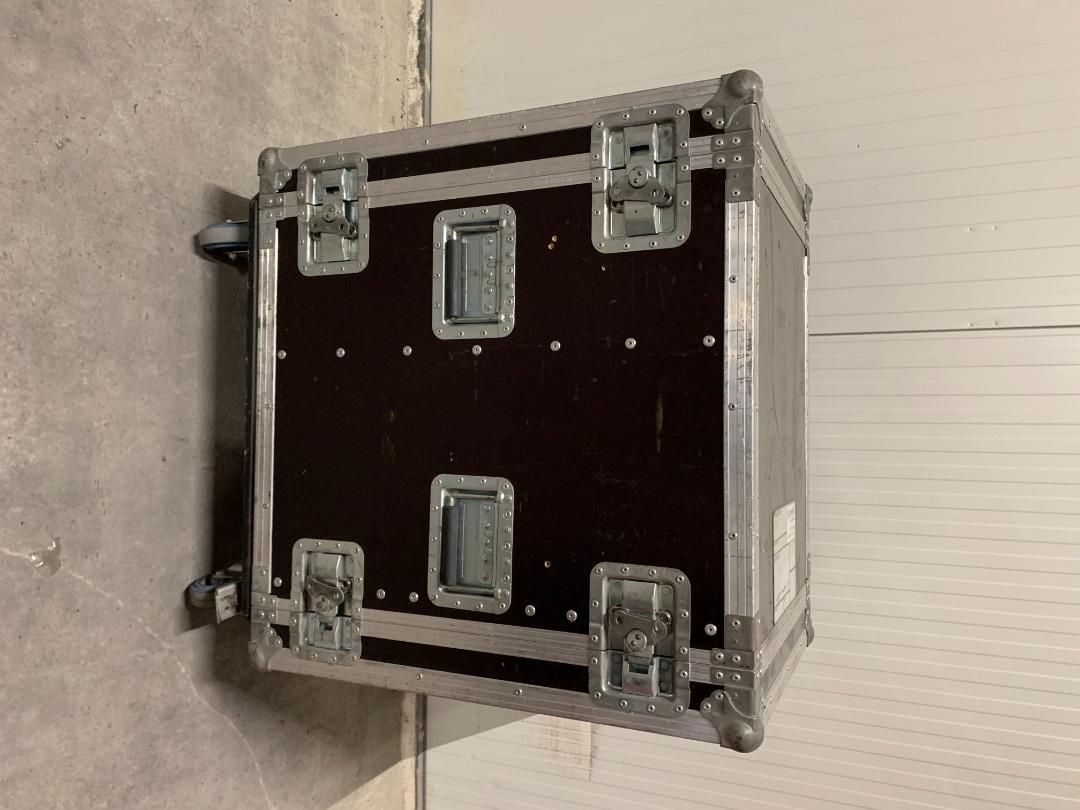 L.T. Cases Case 19" | 200 EUR - Gebrauchte-Veranstaltungstechnik.de ...
