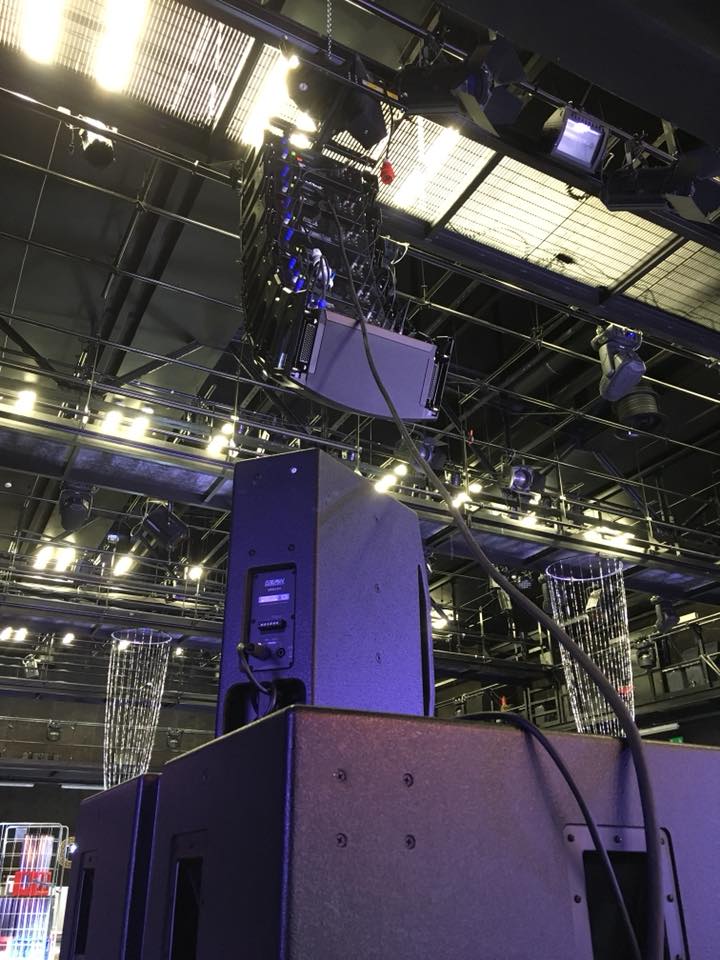 EAW NTL720 line array set 16x EAW NTL720 incl. flybars and flight cases ...